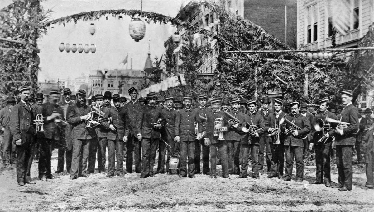 4.-Band-on-Comm-1883-WEB | Seattle Now & Then